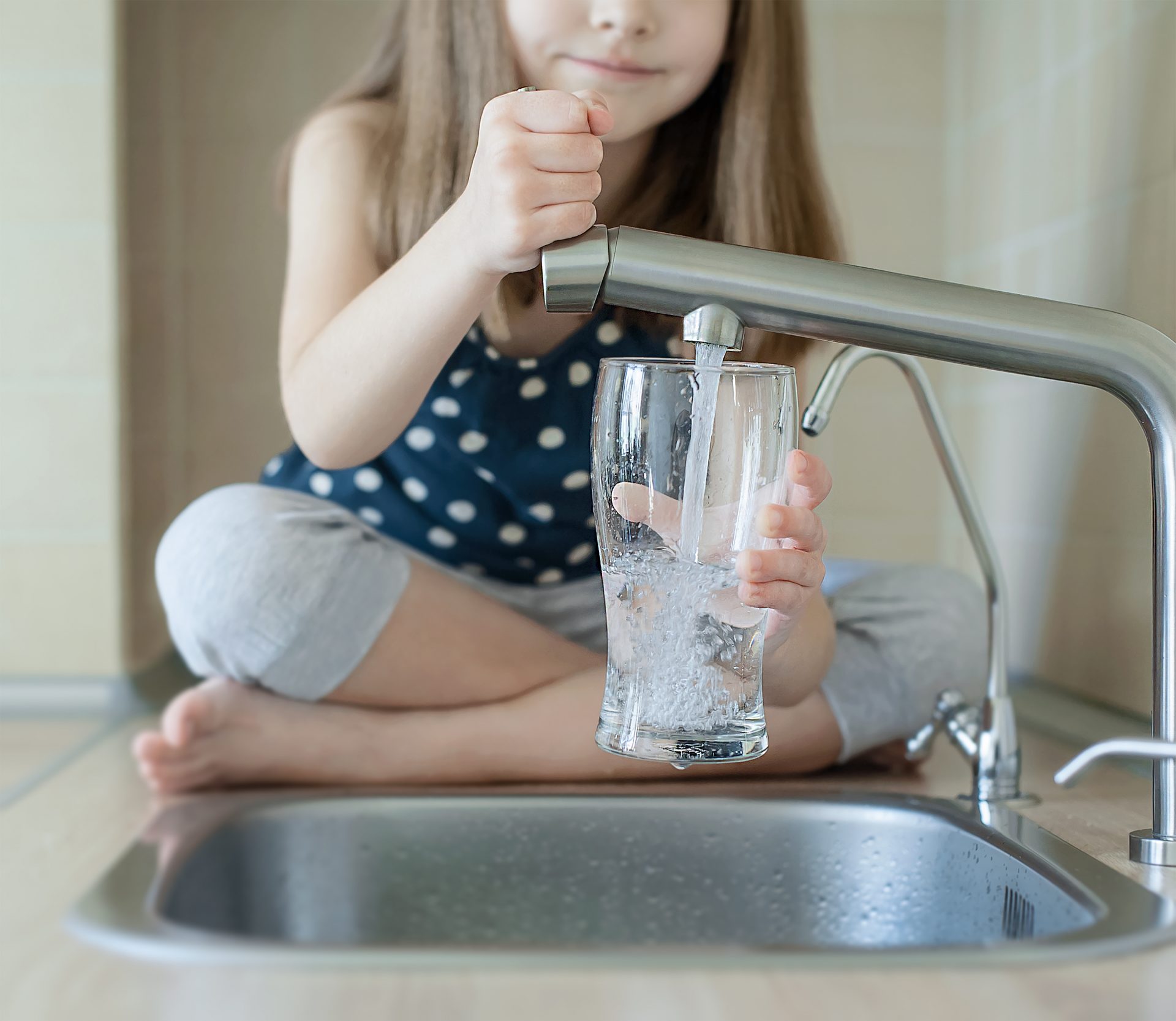 How Does a Carbon Water Filter Work? | Miami Water & Air